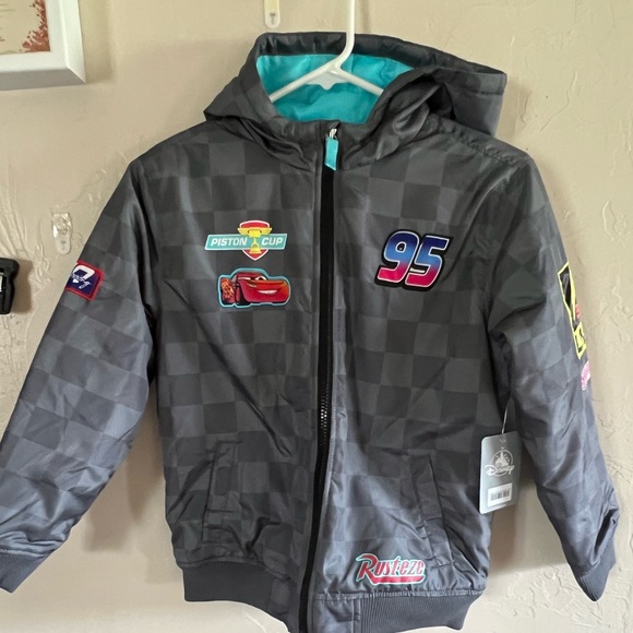 Disney | Jackets & Coats | Disney Pixar Cars Lightning Mcqueen Boys ...